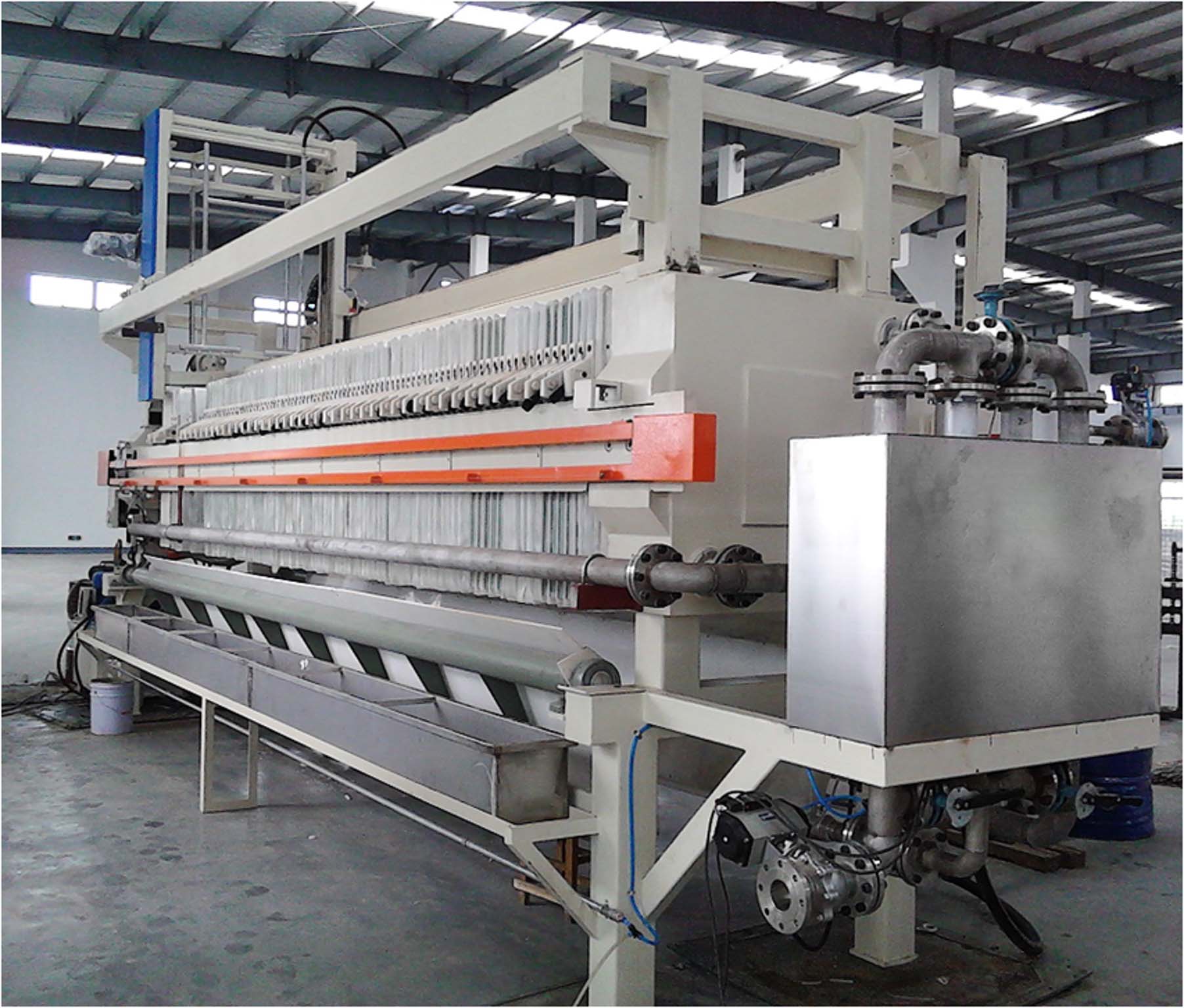 comparison of four types of sludge dehydrators